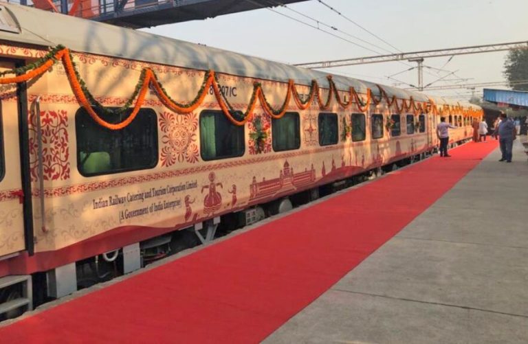 Indian Luxury Trains Photo Gallery - Luxury Trains India Images